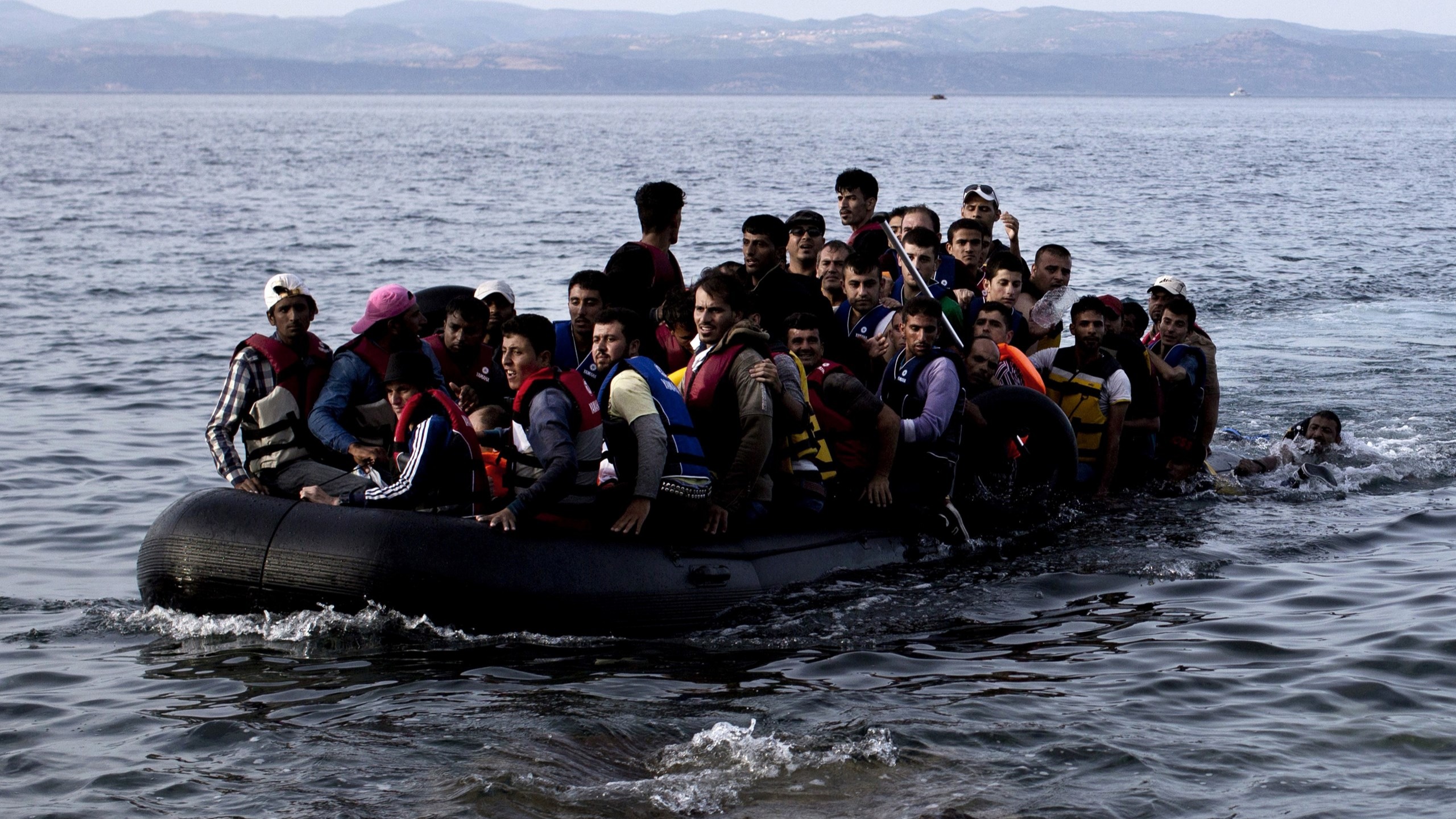 Υπέρμετρη Μετανάστευση και δημογραφική αλλοίωση